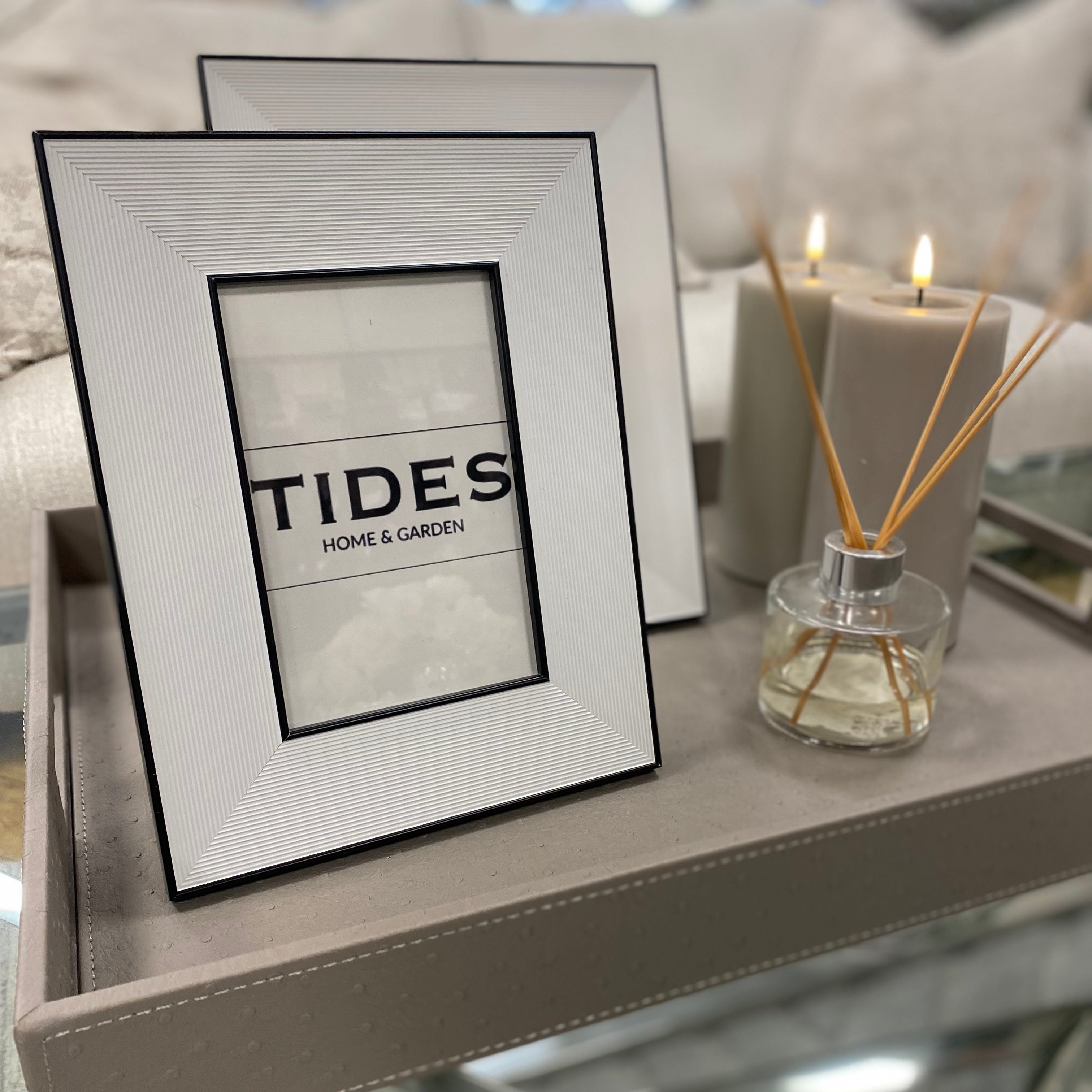 Black & White Ribbed Photo Frame – Tides Home And Garden